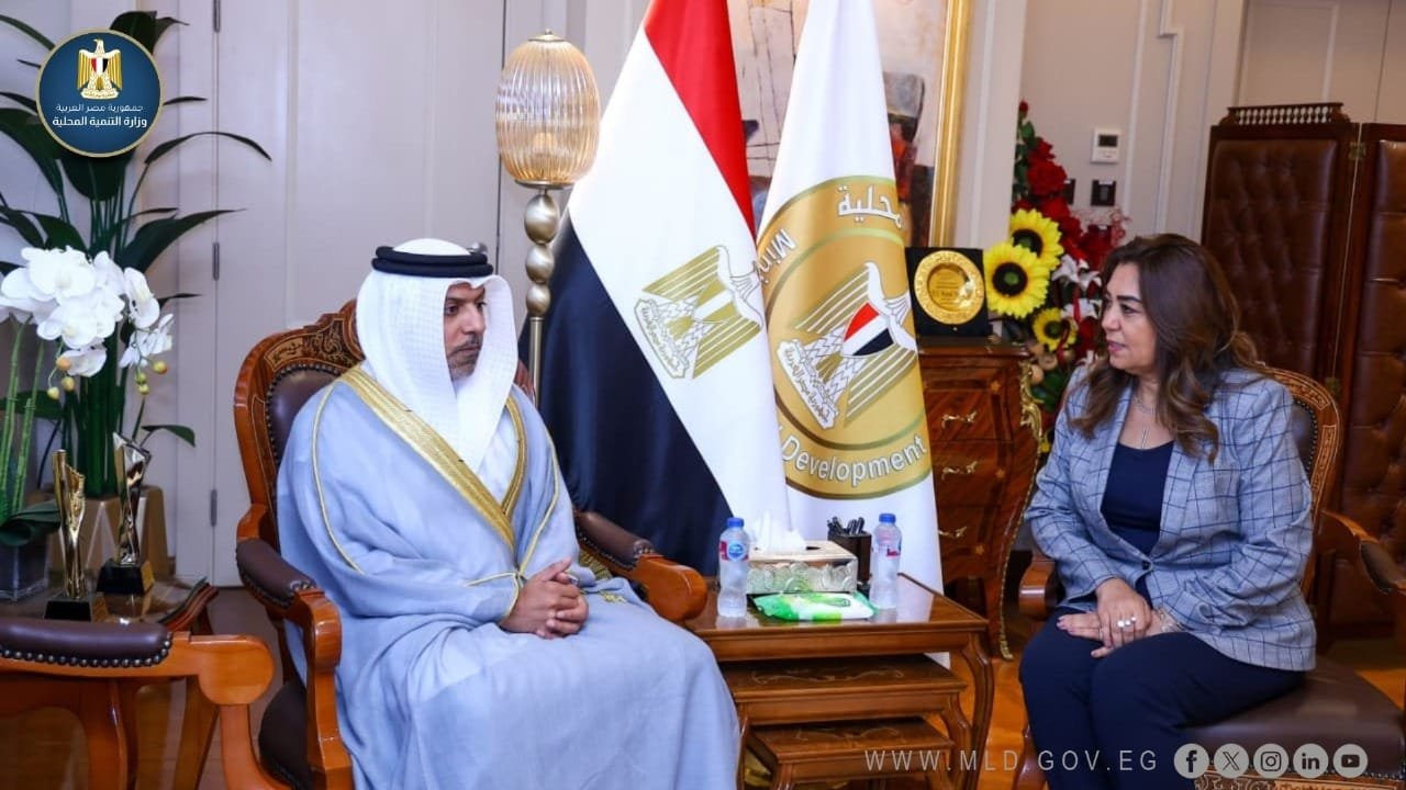 The Minister of Local Development receives the new UAE ambassador to Cairo