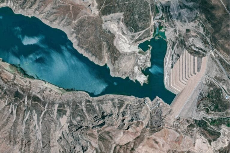 Iran: Water levels drop in major dams