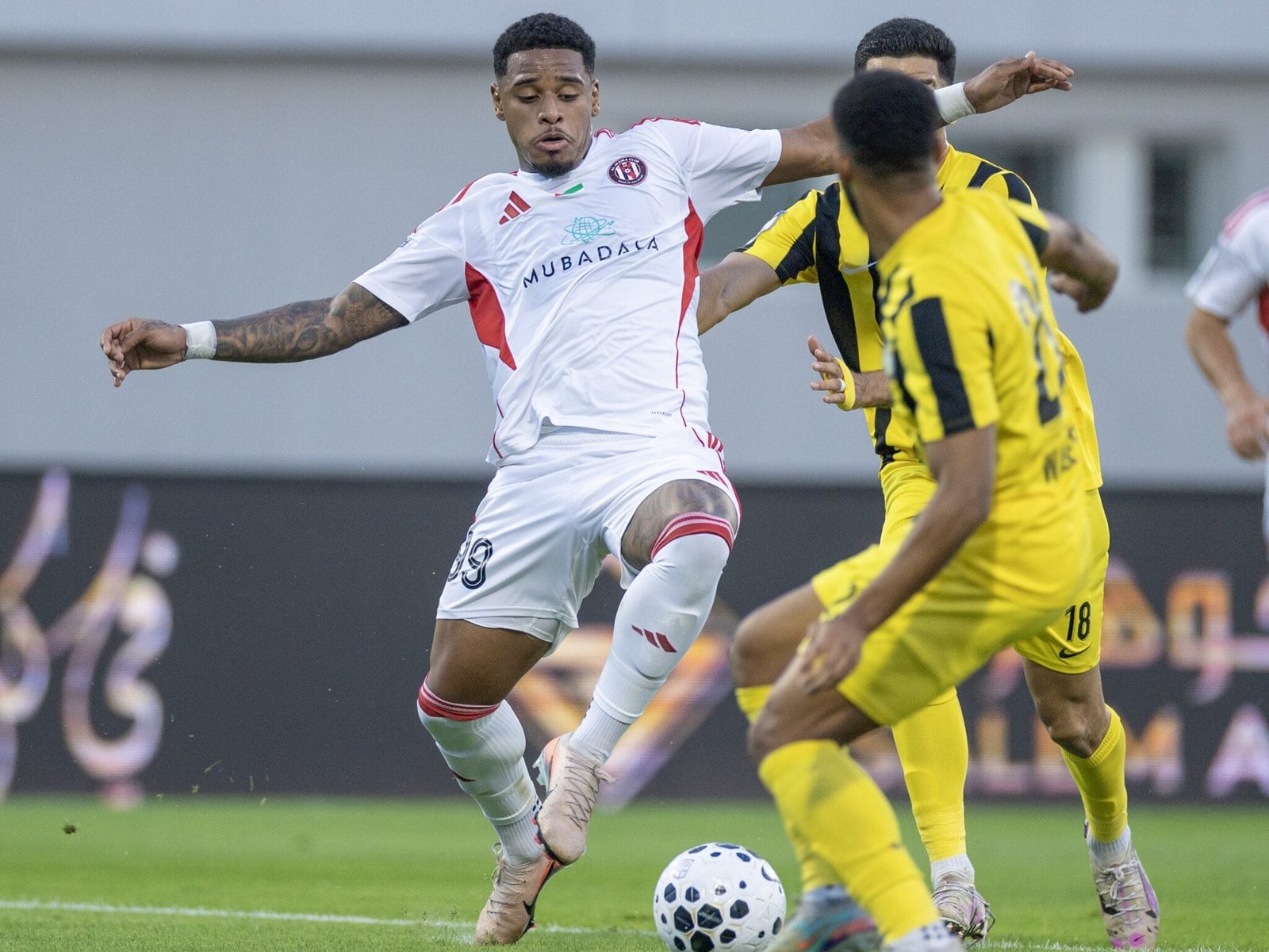 The match between Kalba and Al Jazira in the UAE League ended in a draw ...