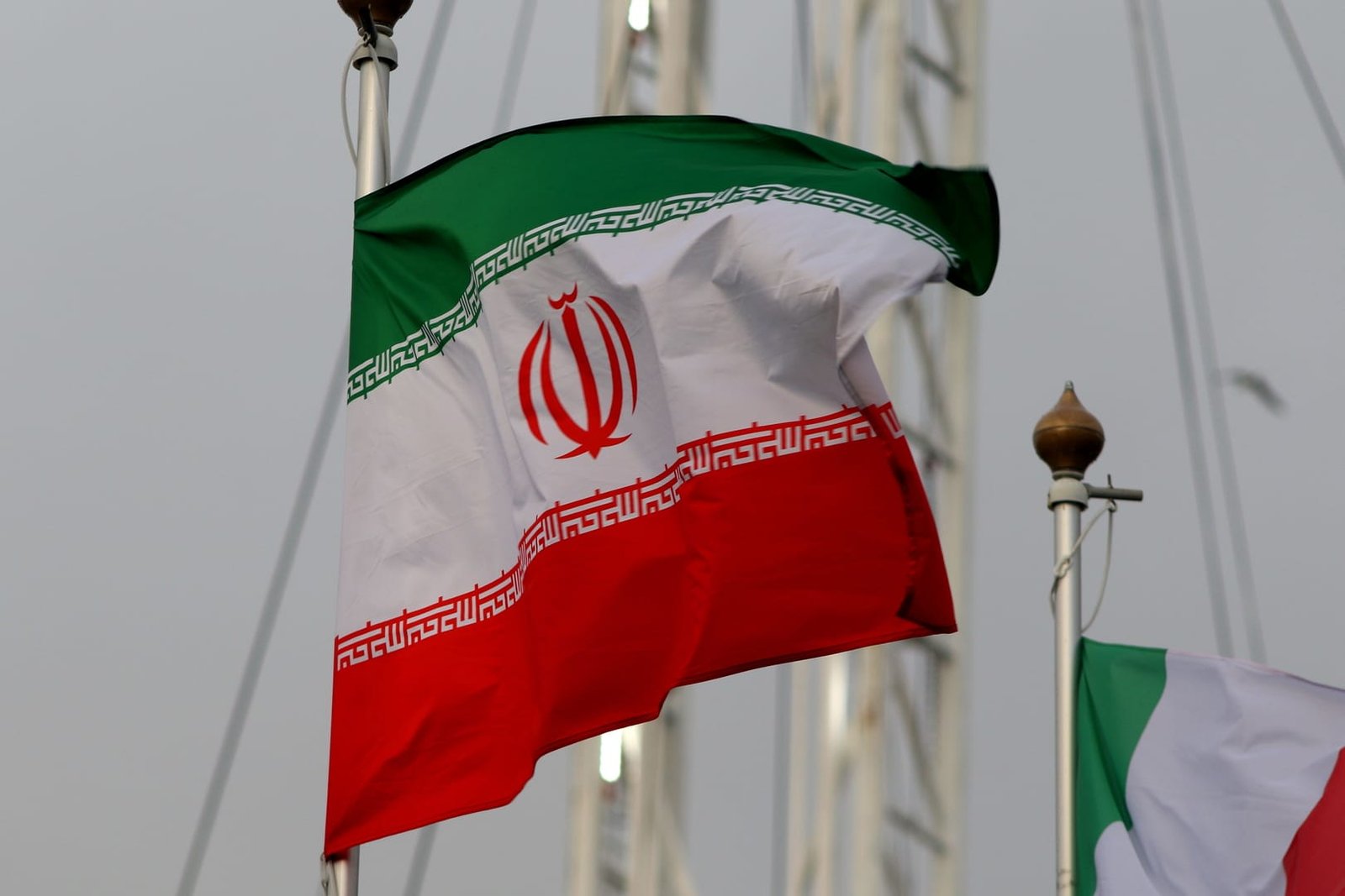 Islamabad Talks Stalled as US Awaits Iranian Response
