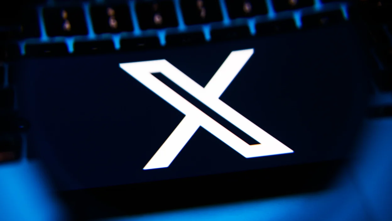 X Tests New Digital Archive and Like Categorization Feature.